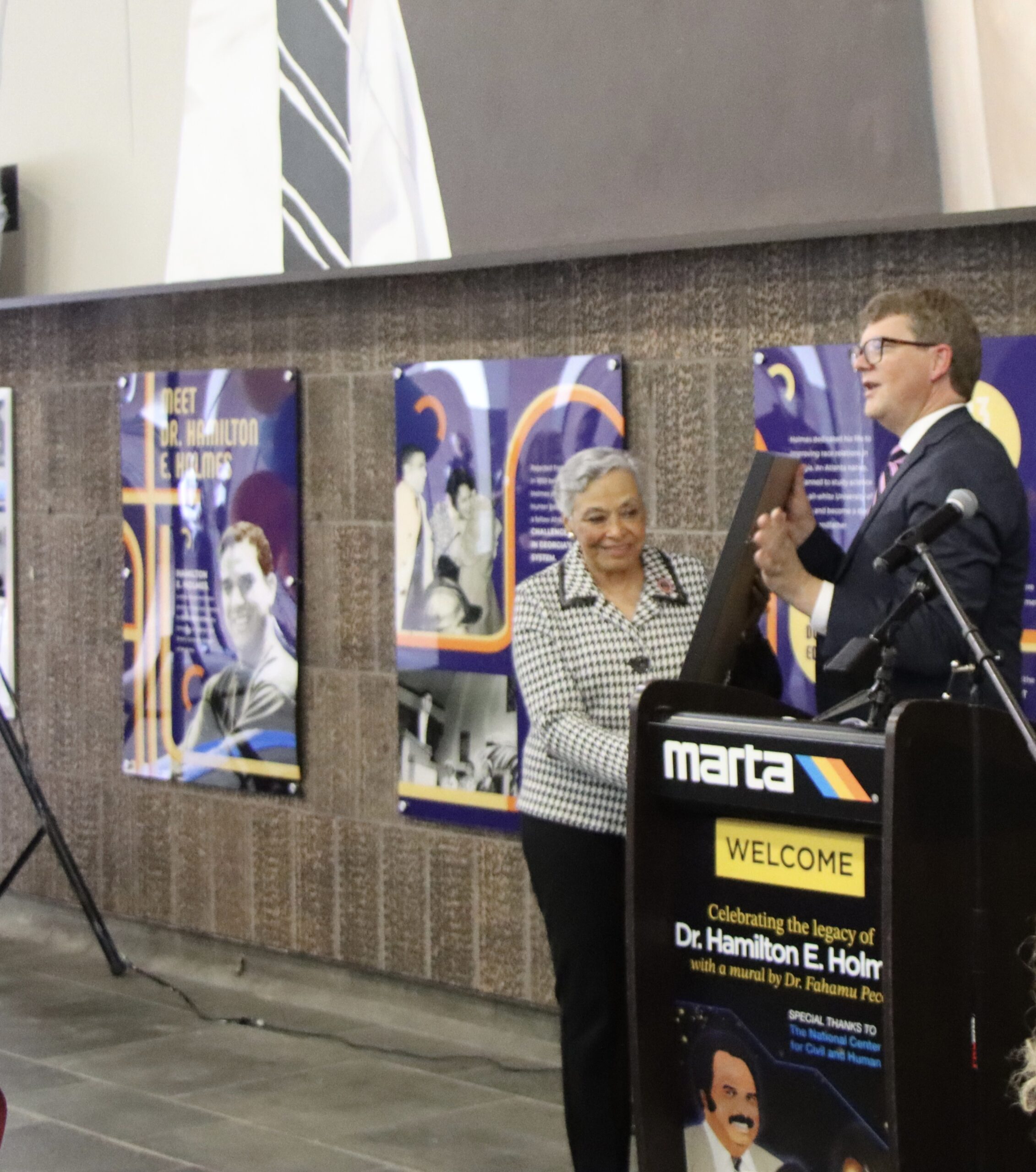MARTA Dedicates Mural to Hamilton E. Holmes - The Atlanta Voice