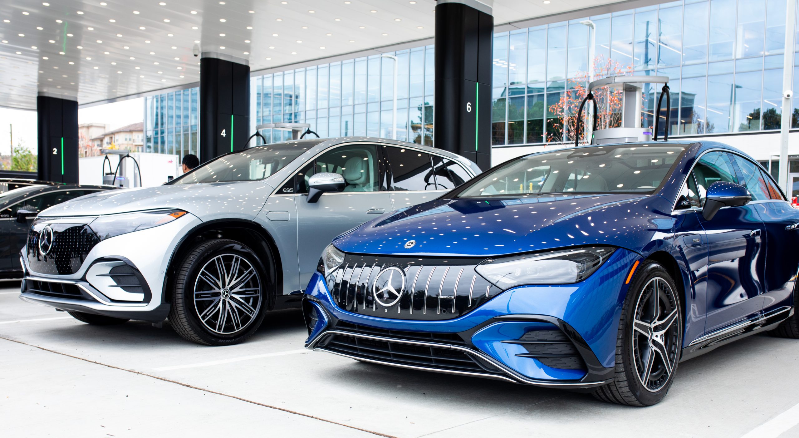Mercedes-Benz introduces first EV charging hub in North America