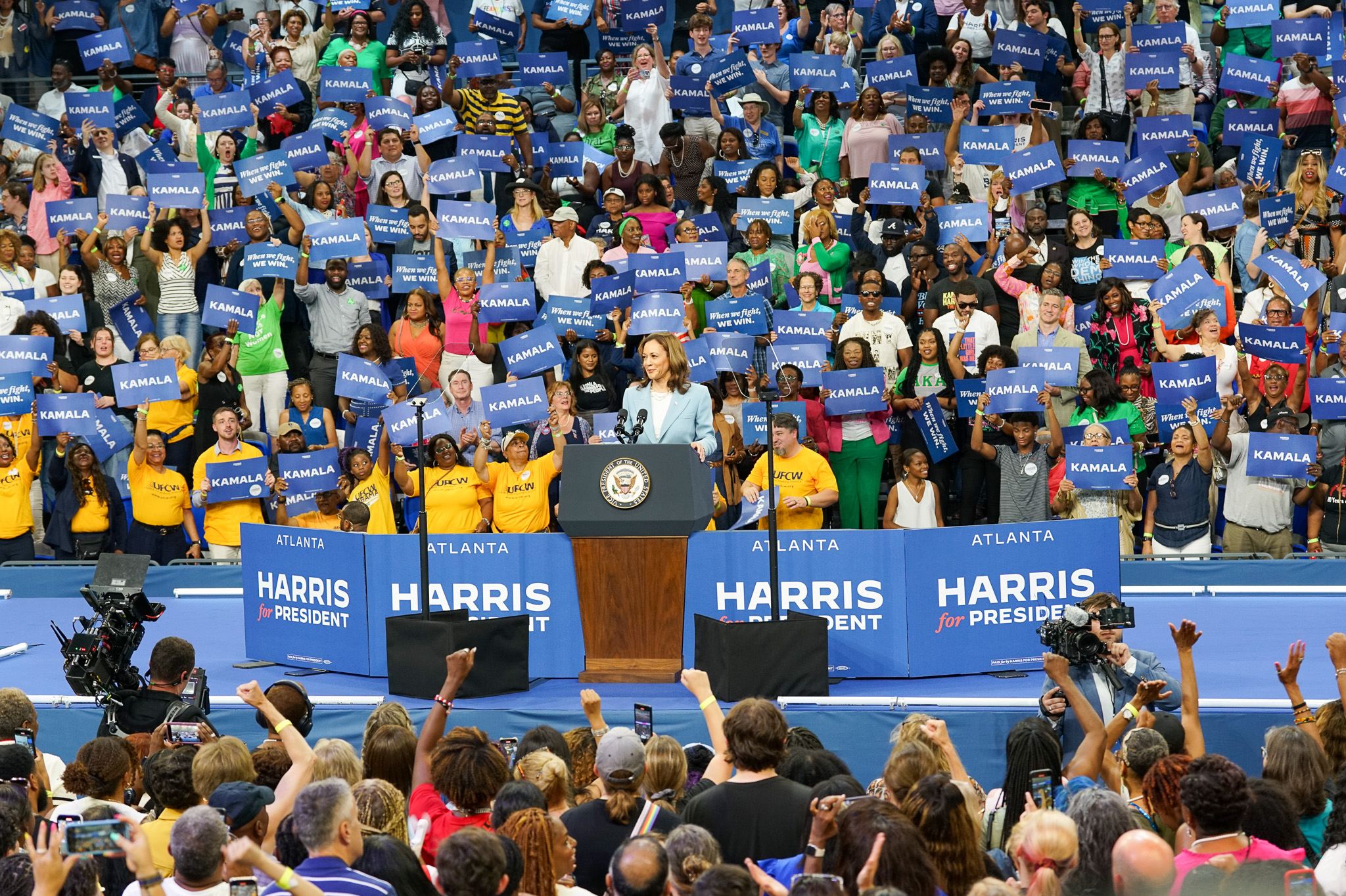 VP Kamala Harris' Atlanta campaign rally draws huge crowd - The Atlanta ...